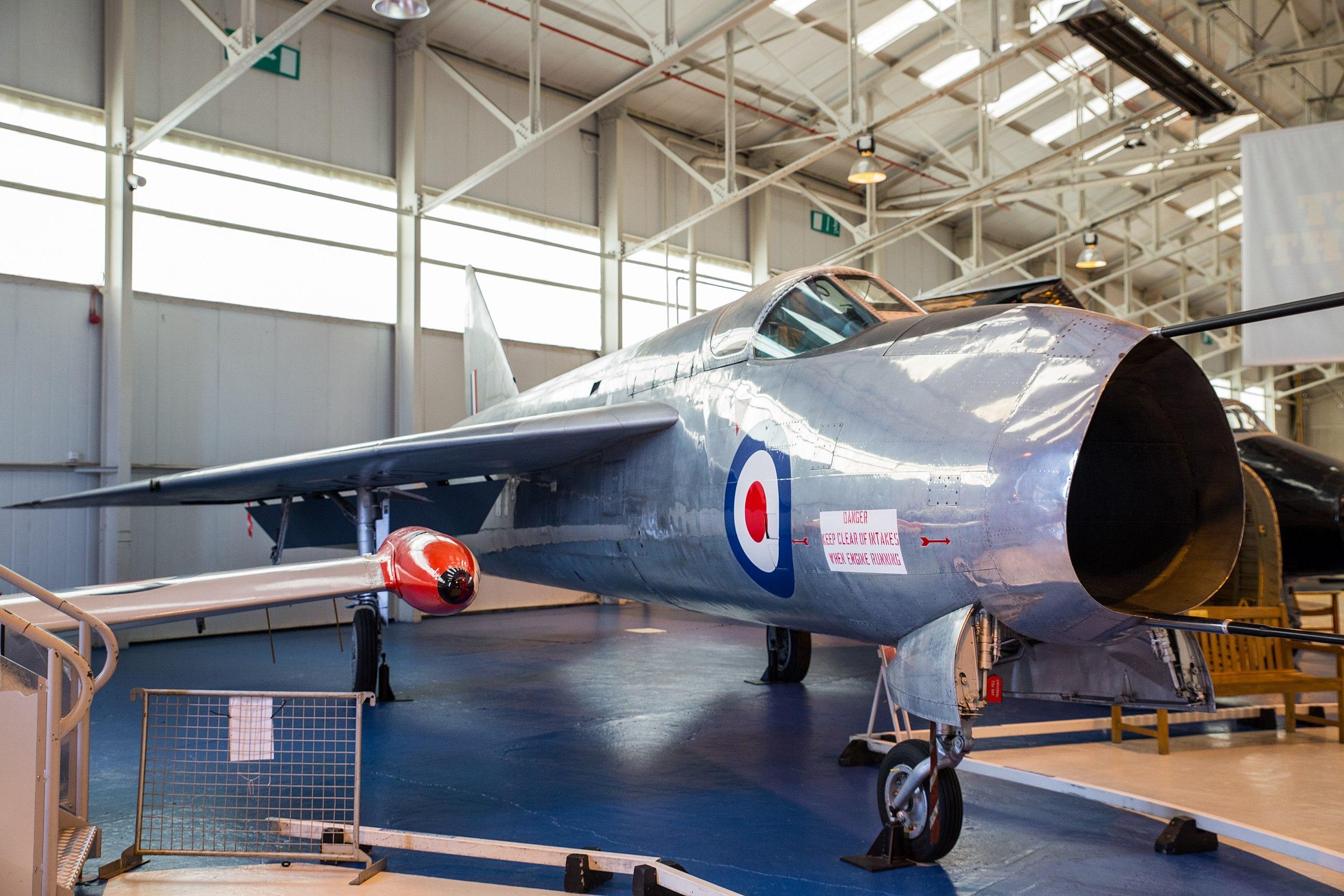 Britain's ugly plane!Rocket plane, Lightning fighter born 70 years ago ...
