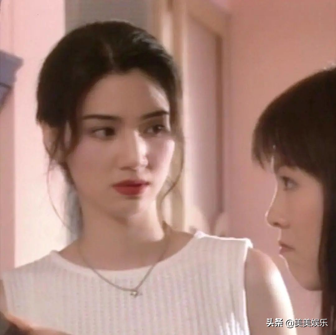 50-year-old Hong Xin walks the show with her daughter, but she is not ...