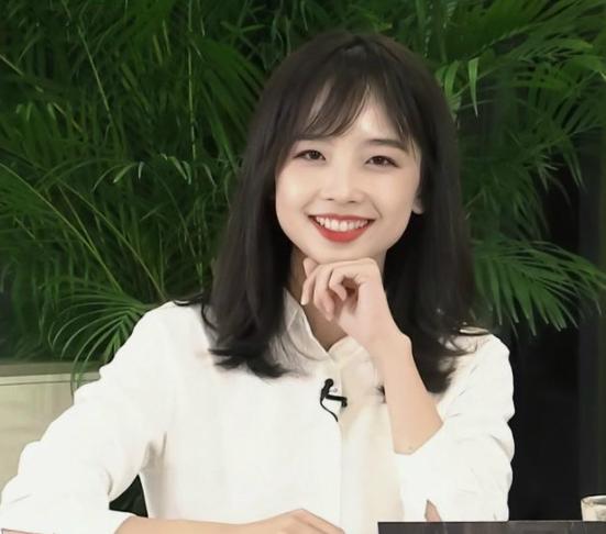 Over 3 million fans!CCTV reporter Wang Bingbing shares old photos: Sure ...