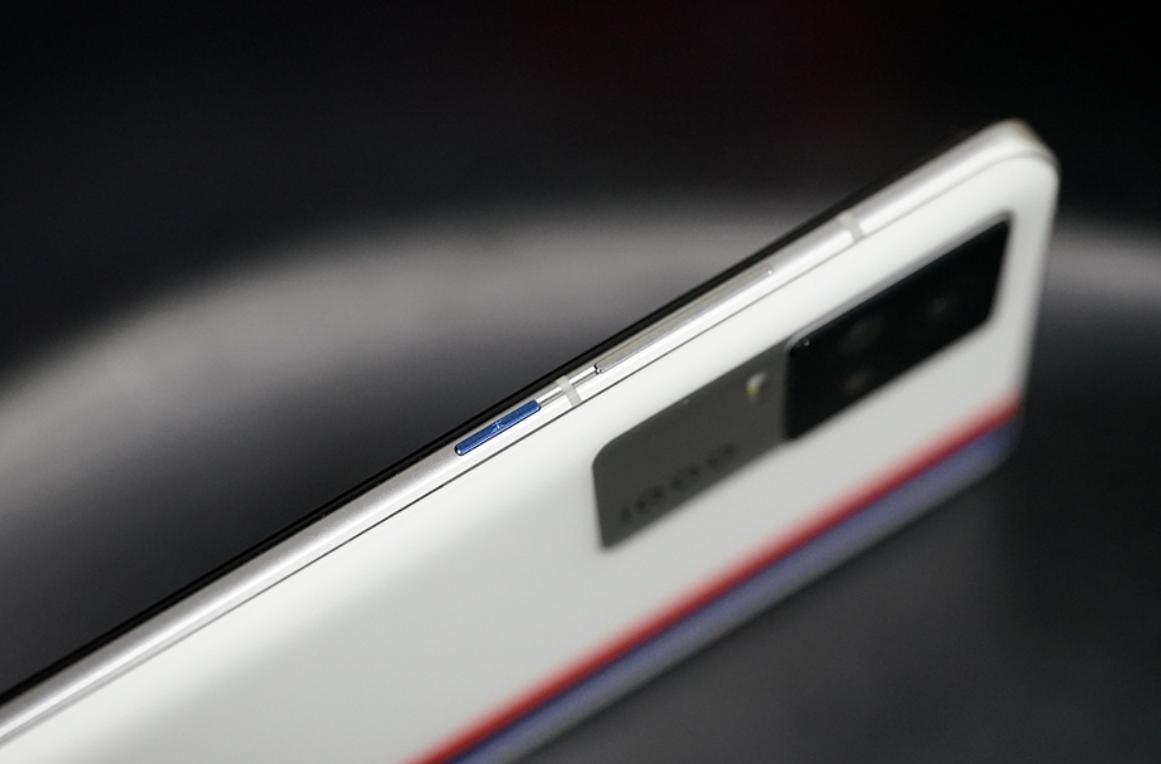 Ultrasonic fingerprint + 120W fast charge + E5 screen, IQOO new machine is coming, surprises ...