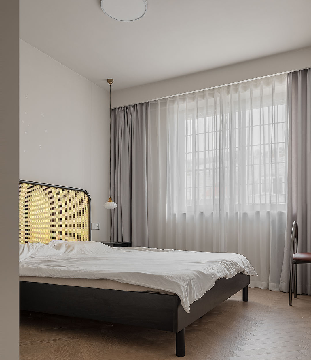 His house is only 60 square meters, but the space has been doubled ...