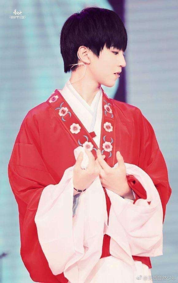 Brow bone affects temperament!Wang Junkai's low brow bone was ...