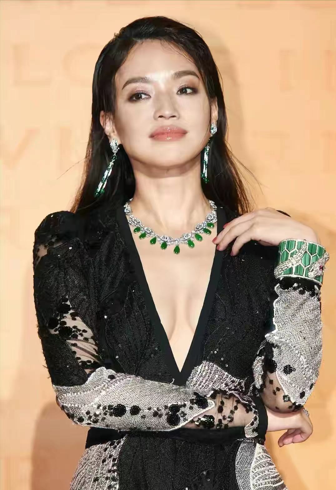 Shu Qi's shape rolls over!45 years old, her face is greasy and old-fashioned, Zhong Chuxi's ...