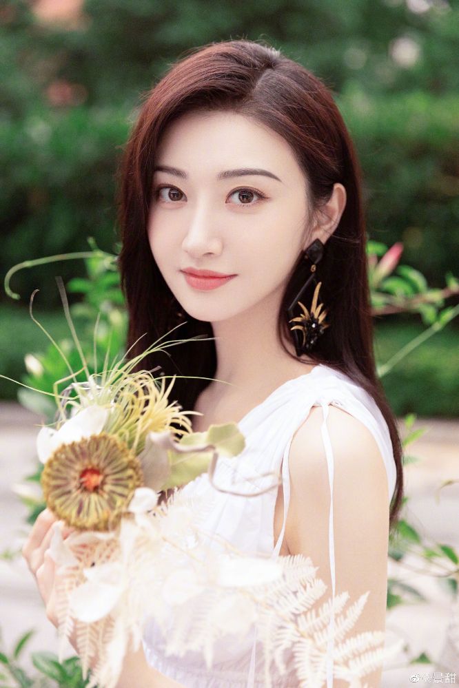 Jing Tian white deep v dress photo, Jing Tian sun white dress photo ...