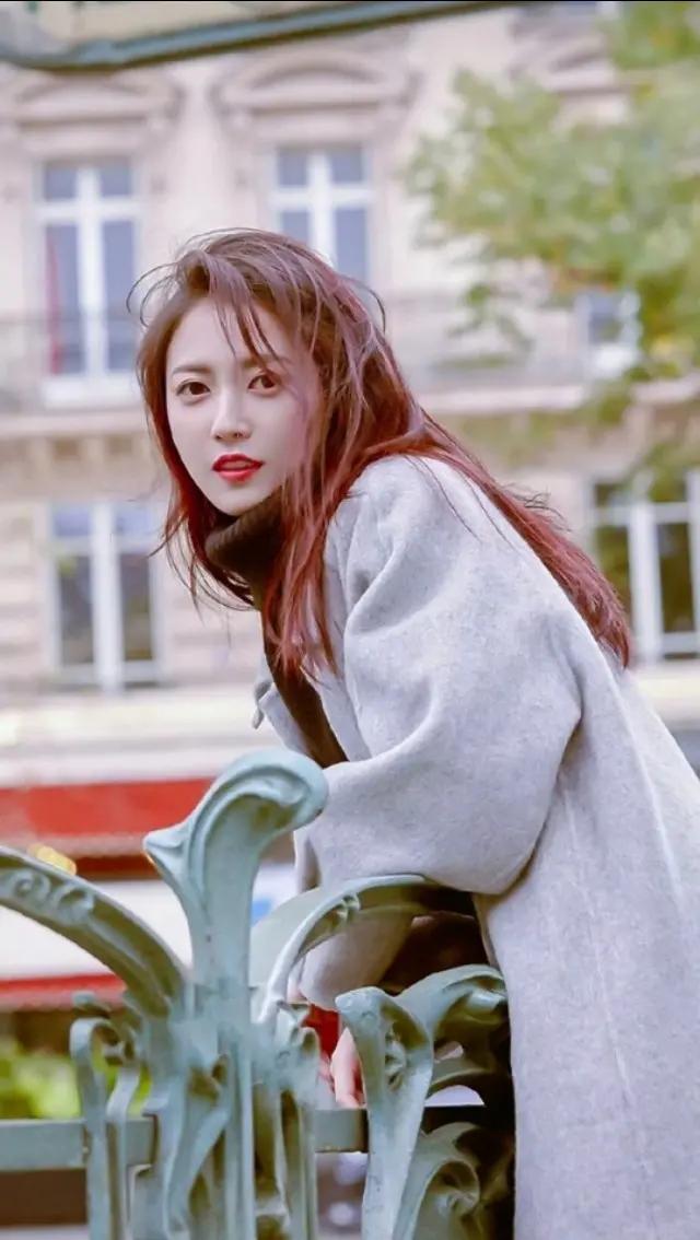 Liya Tong*Yuqi Chen: Beautiful Wallpaper - iNEWS