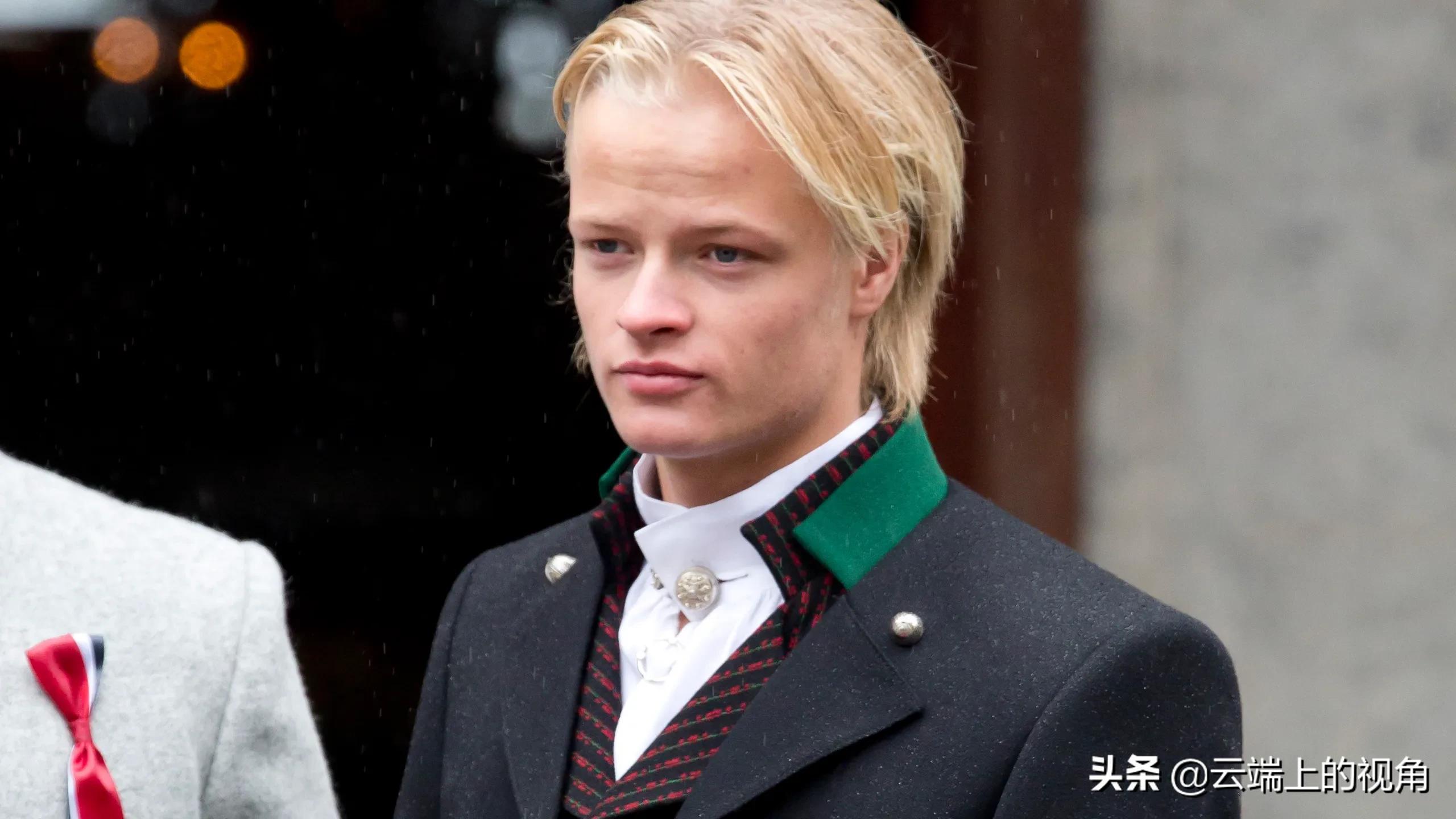 The civilian "prince" favored by the people, the brother of the future ...