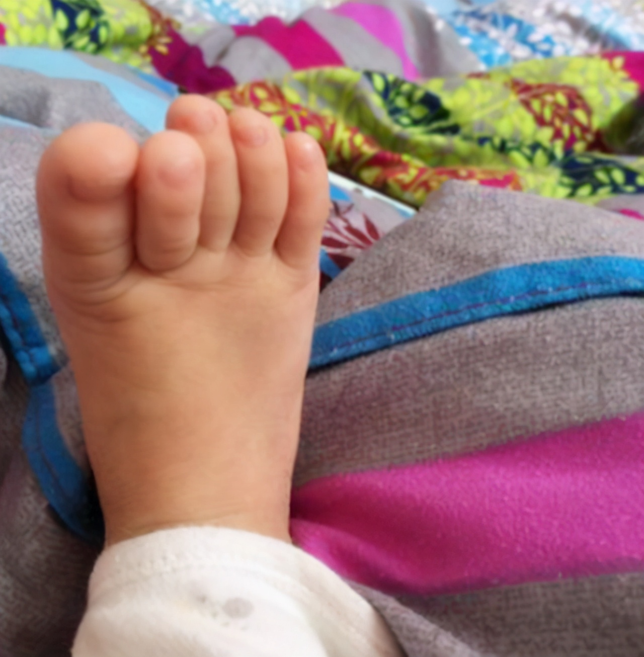Can "long toes" imply that you will grow up in the future?The height of ...