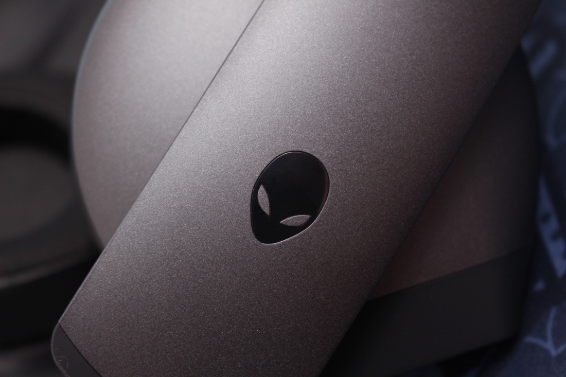 Alienware 510H gaming headset + AW521BR Bluetooth receiver out of the ...