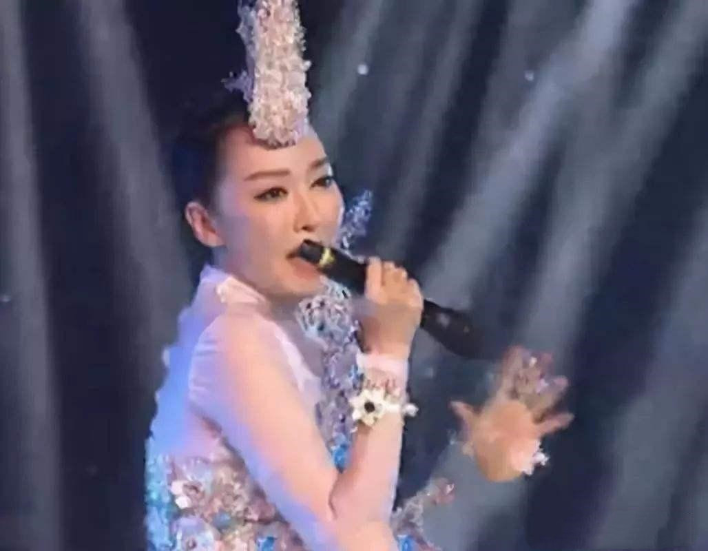 Sa Dingding after lip-synching: each other with Venus, singing was ...