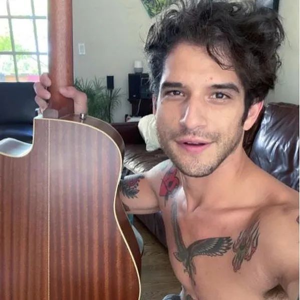 The hero of "Young Wolf" announces coming out, new wave hype? - iMedia