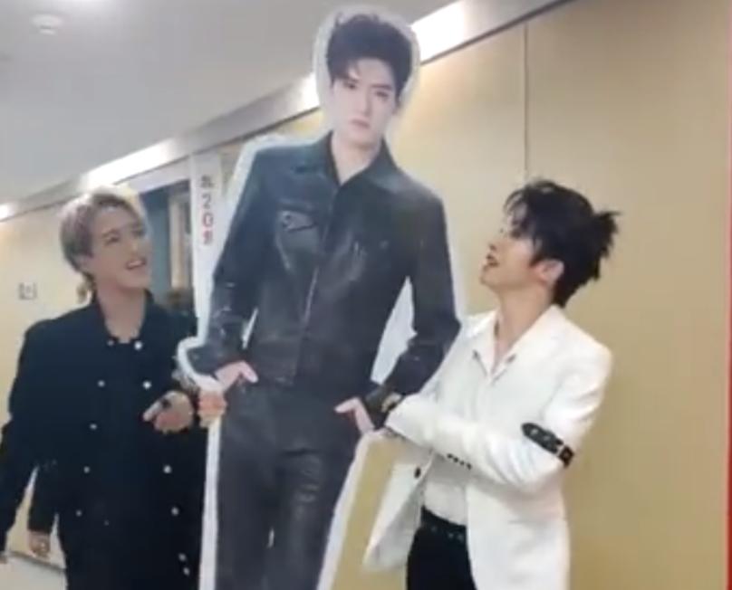 The hot search that Zhou Keyu wants comes, the soul of INTO1's first show is bursting, only fans ...