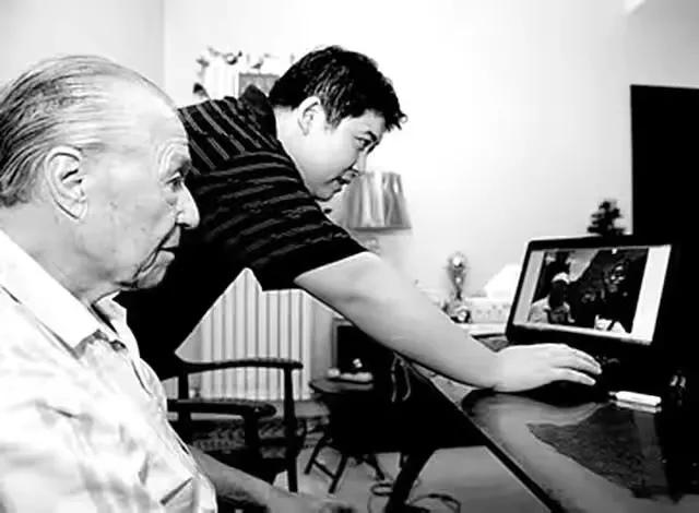 In 2008, a Chinese young man brought his landlord back to his hometown ...