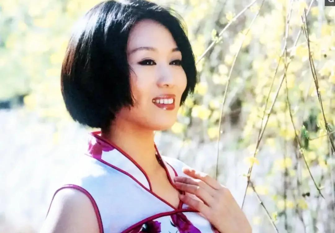 Wu Qiong and her 15-year-old husband look so harmonious - iNEWS