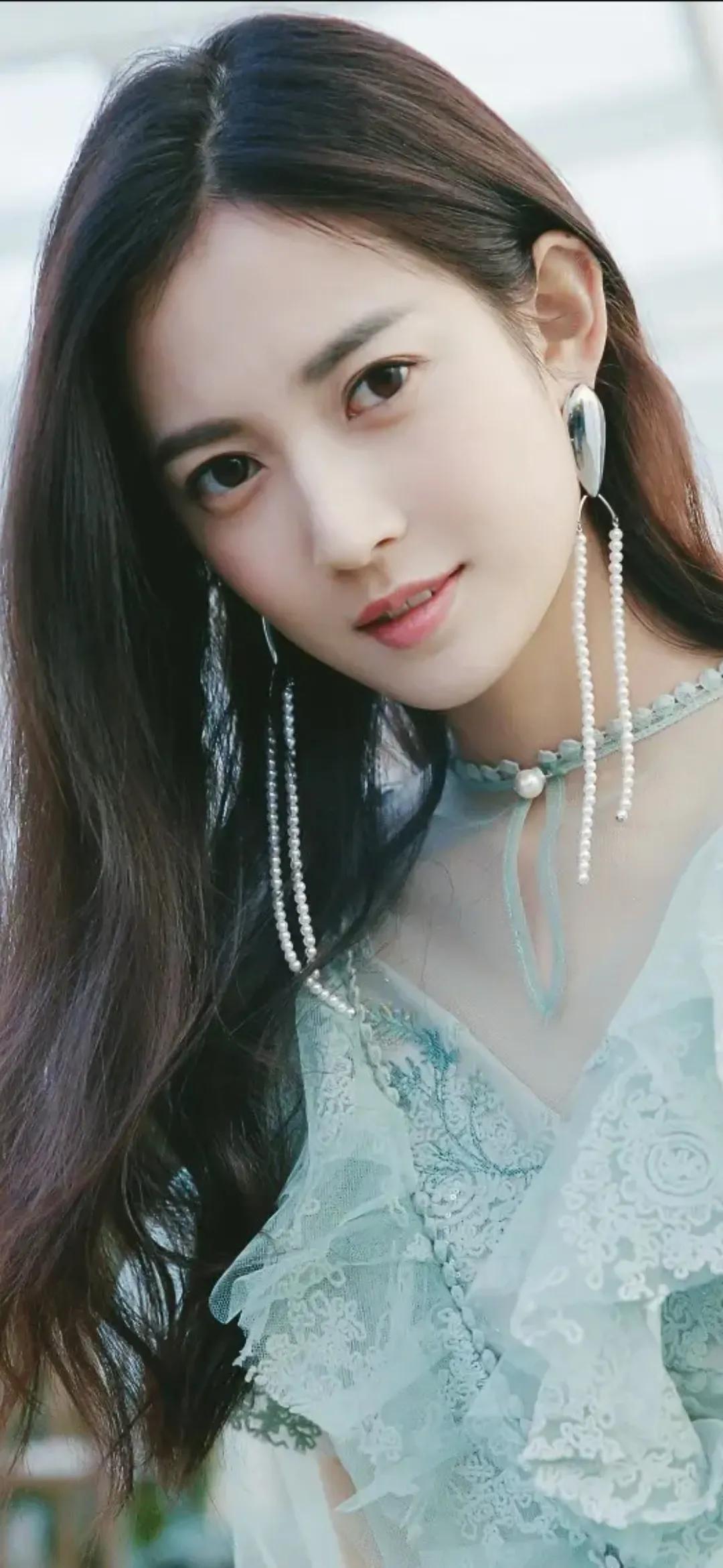 Sichuan Beauty Chen Yuqi - iMedia