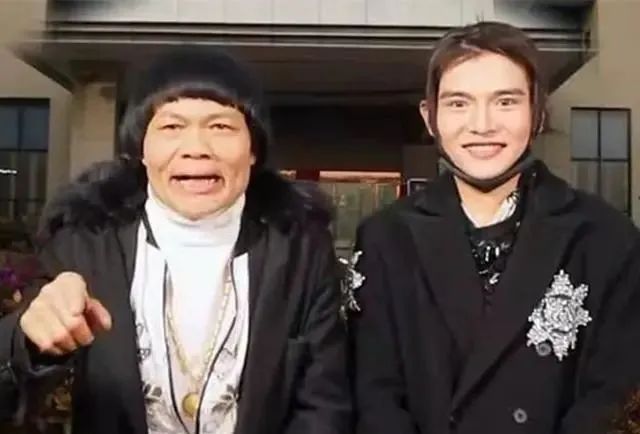 The ugliest Hong Kong star father and son are in the same frame, his ...