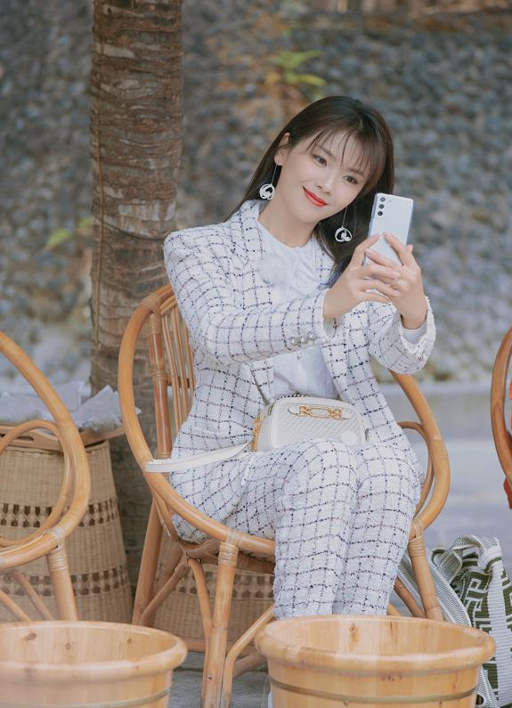 Wife's romantic travel: Jiang Qinqin's face is obviously blue, and Qin ...