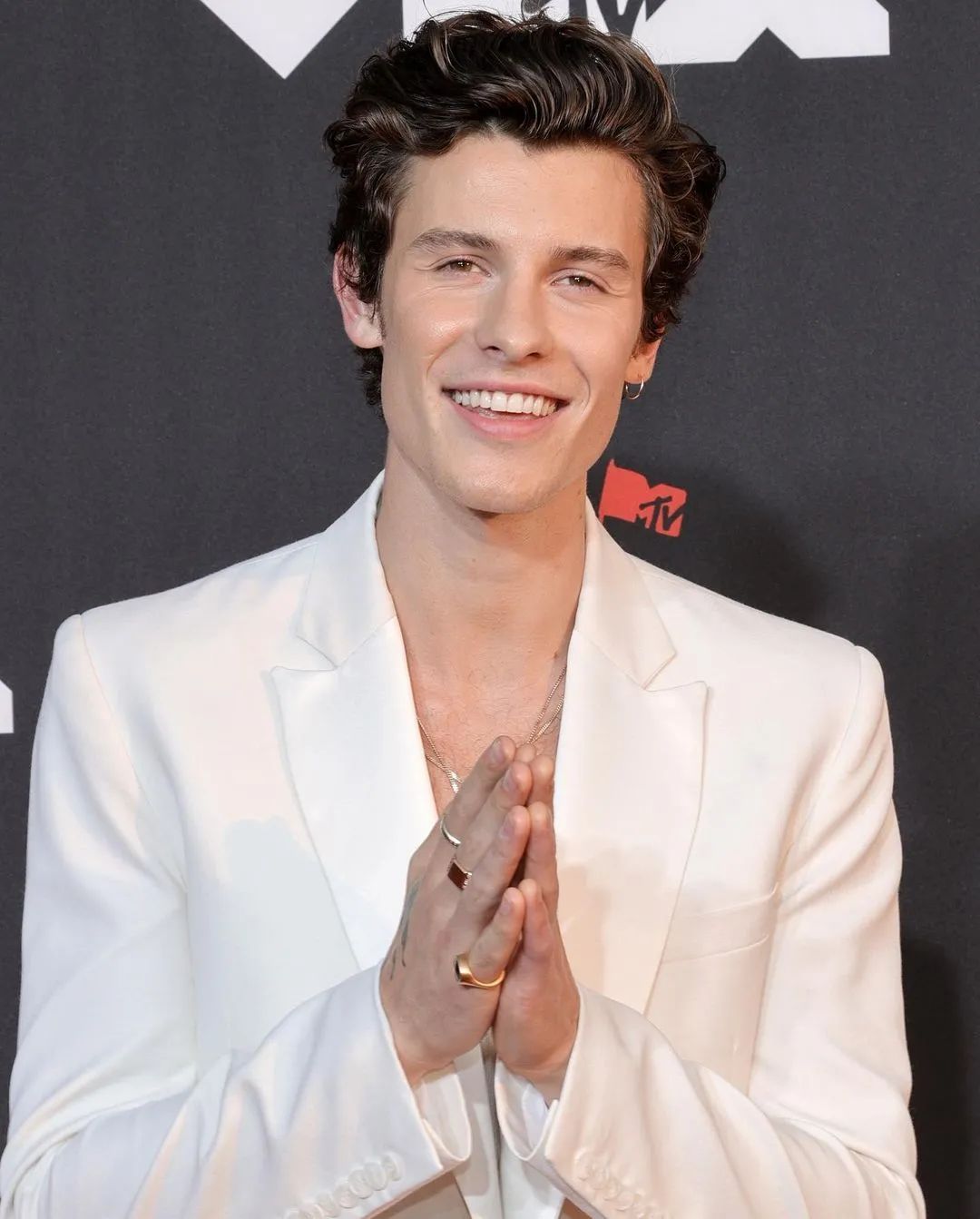 Shawn Mendes is so handsome, like Cai Guoqing - iNEWS
