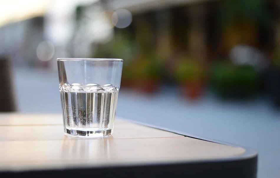 What happens to your body when you drink too much water?Why do you not ...