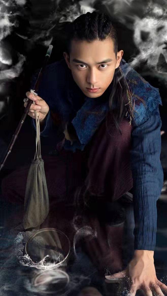 Share the three TV series that Li is currently performing. Each one is ...