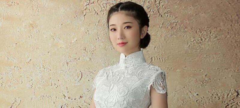 The cheongsam is so matched with the hairstyle, the style is changeable ...