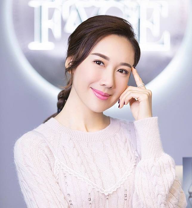 TVB Huadan Li Shiyi's diamond ring announced her marriage, her ...