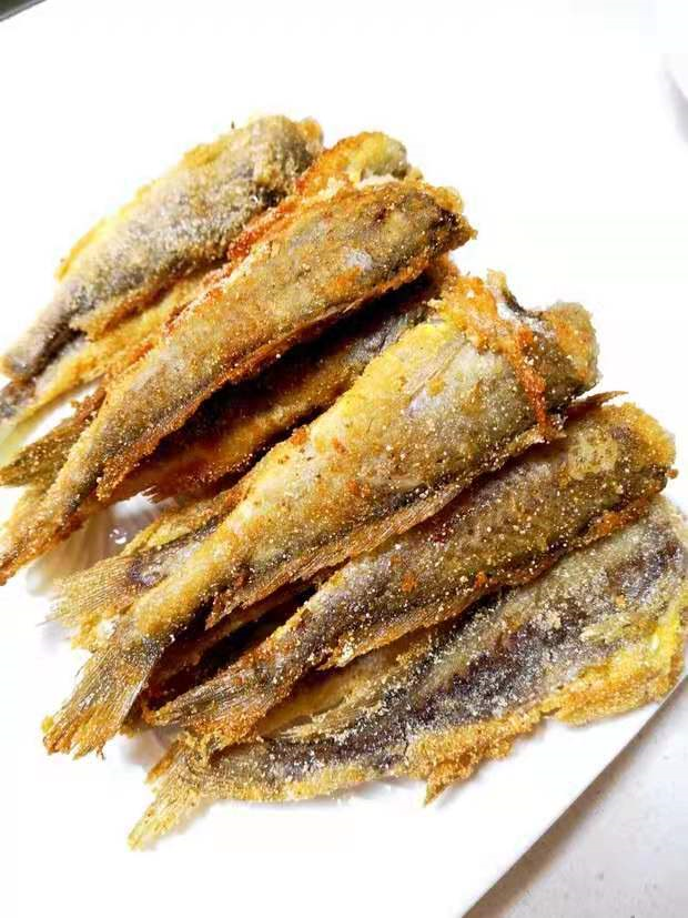 Don't use flour to deep-fry small yellow croaker, you are like me, the ...