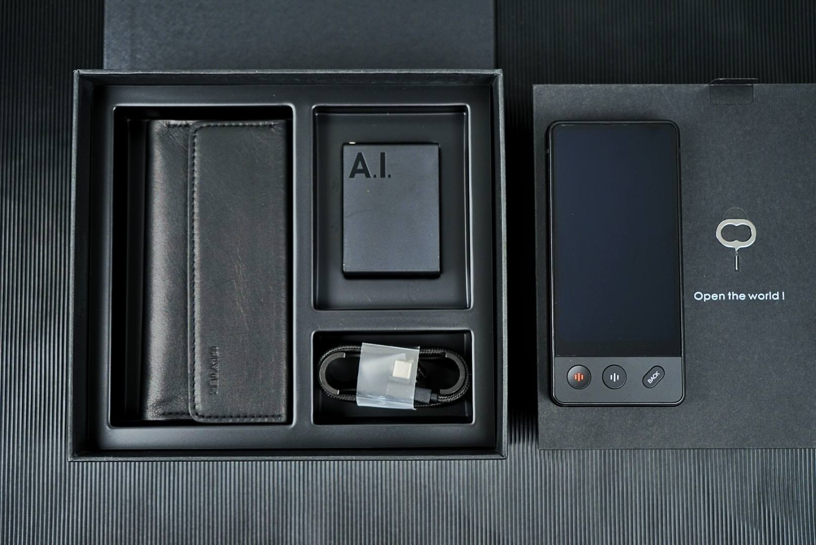 Communication knows no borders, iFLYTEK's dual-screen translator is ...
