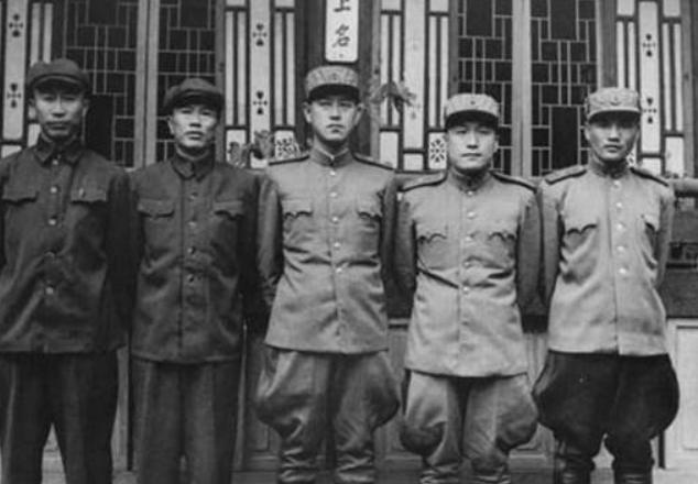 Deng Hua took the initiative to let Xian Chen Geng Song Shilun. After ...