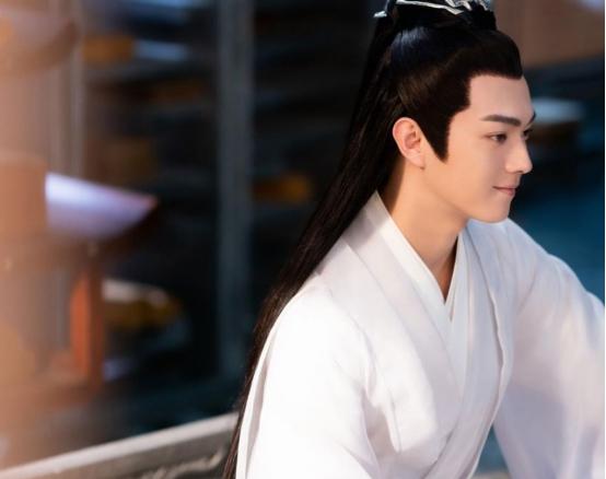 After Zhou Dongyu's "Eternal Jue Dust" was set, Liang Jie also heard ...