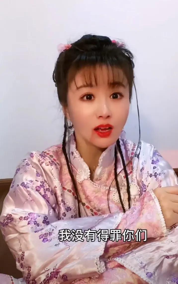 "Xiao Lin Xinru" tears in the live broadcast room, the exaggerated ...