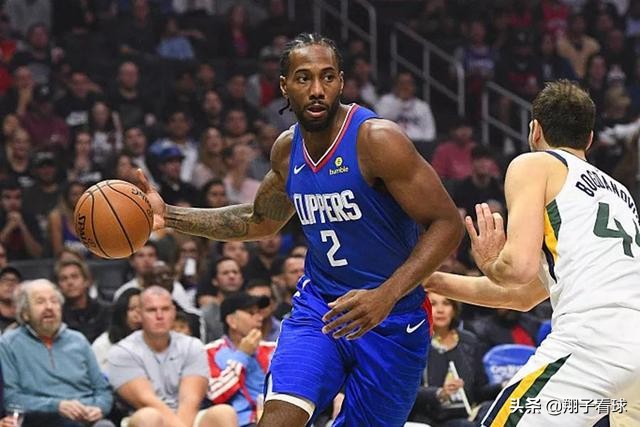 Basketball beauty anchor Zhang Manyuan takes photos, dressed up in cool ...