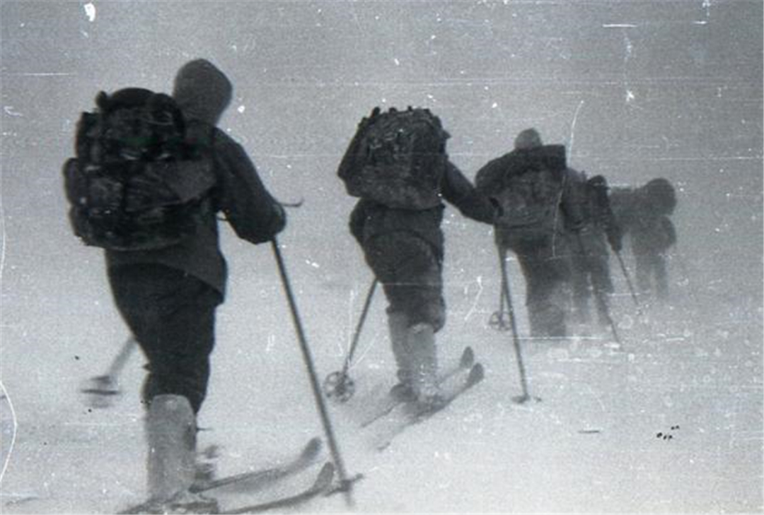 The corpse in the snow is not hanging?Are people freezing to death in ...