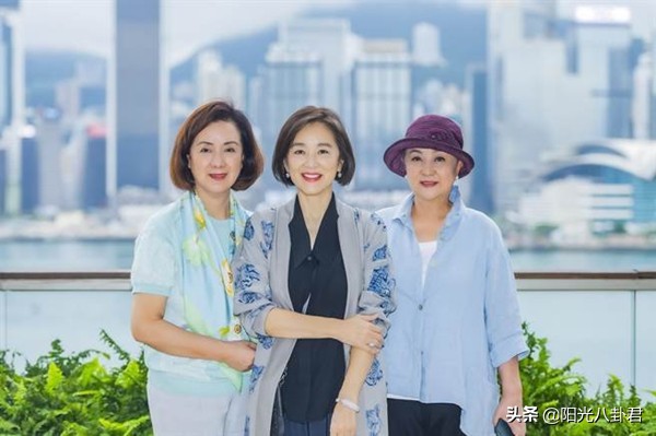 Zhen Zhen and Brigitte Lin are in the same frame, regretting throwing ...