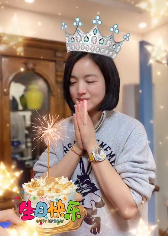 Bai Xue: On the 17th of the first lunar month, we celebrated her 46th ...