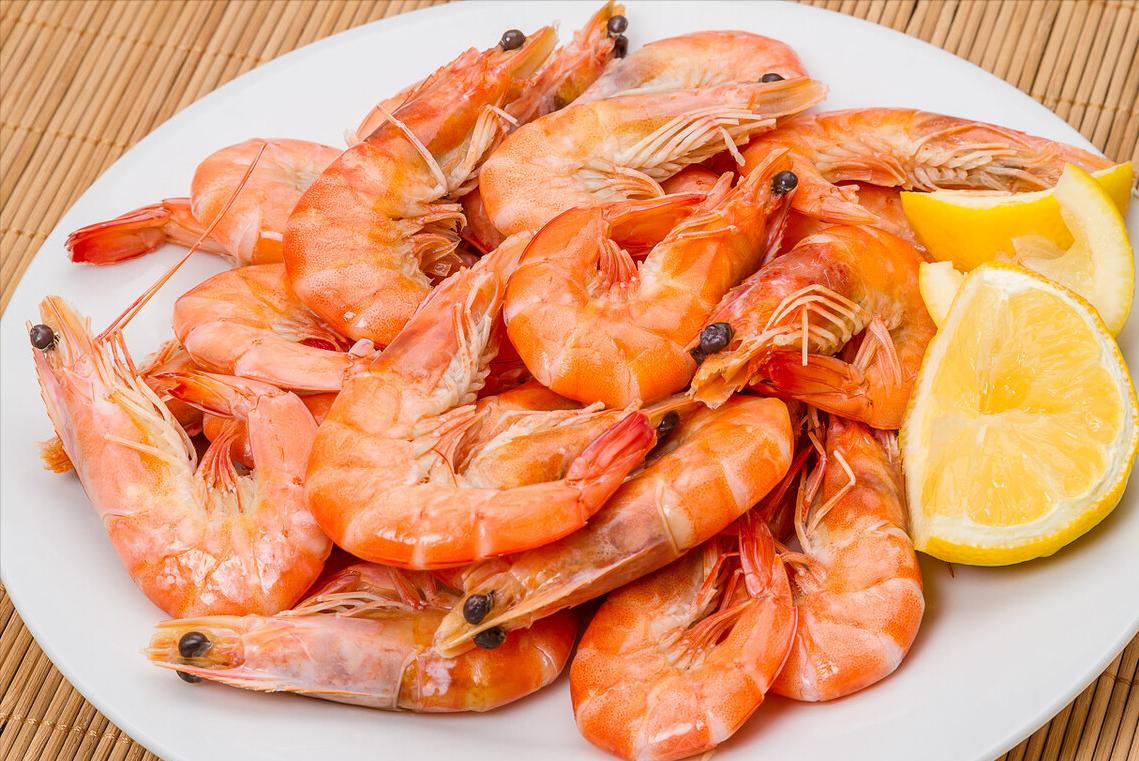 Fresh prawns are on the market. Remember not to boil the boiled prawns ...