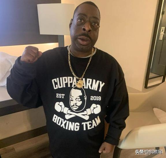 A dwarf comedian who became famous for his stupidity, has maintained ...