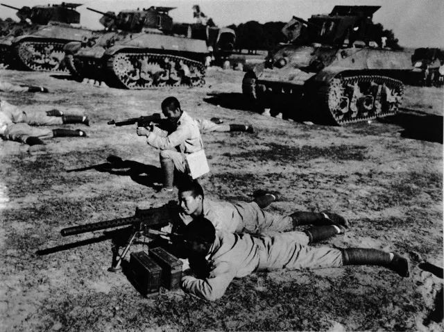 The warplane on the battlefield was fleeting: Sun Liren decisively sent ...