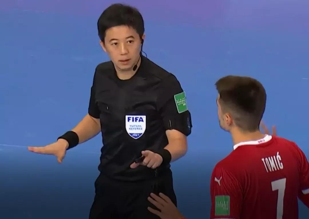 A Chinese referee's World Cup 50 days - iNEWS