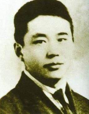 In 90 years, the statue of Yang Kaihui was in the cemetery of martyrs ...