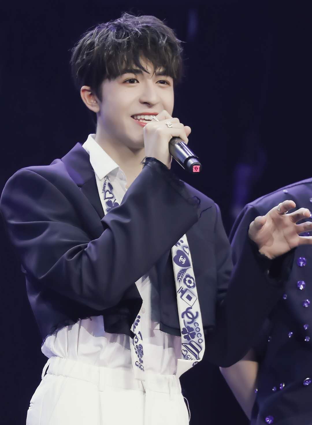 How popular is INTO1?Members won 3 championships on the list, the ...