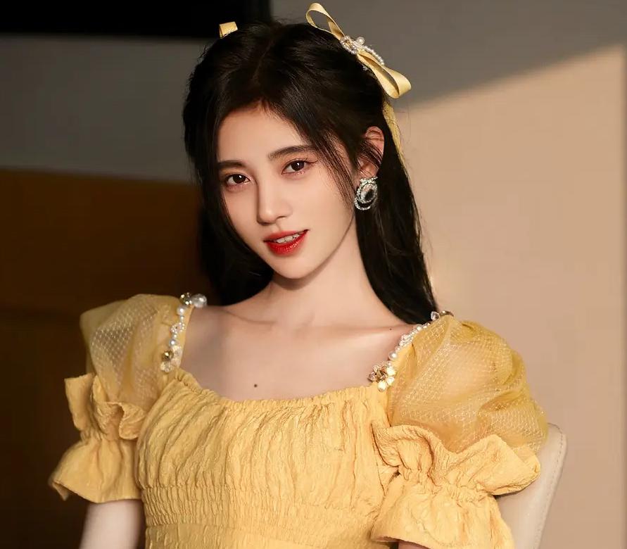 Ju Jingyi's blockbuster is super stunning under the rain, but Xiao Ju's shooting highlights but ...