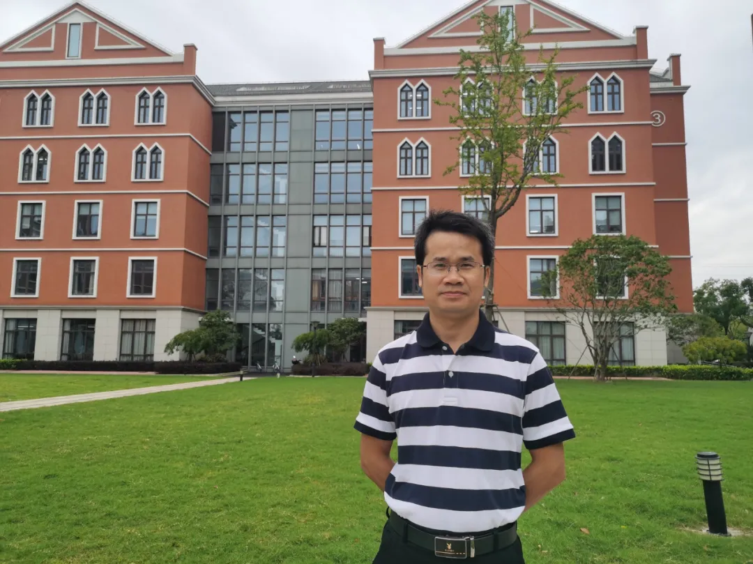 Li Youlin: Indulge in intricate geometry, weave a wonderful world - iMedia