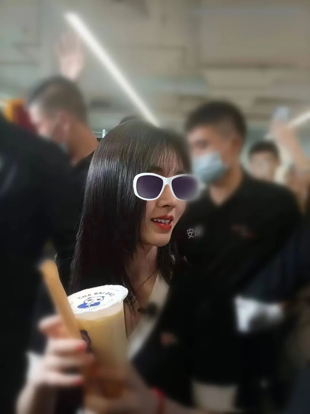 Ju Jingyi's most realistic picture comes out, the mountain roots are ...