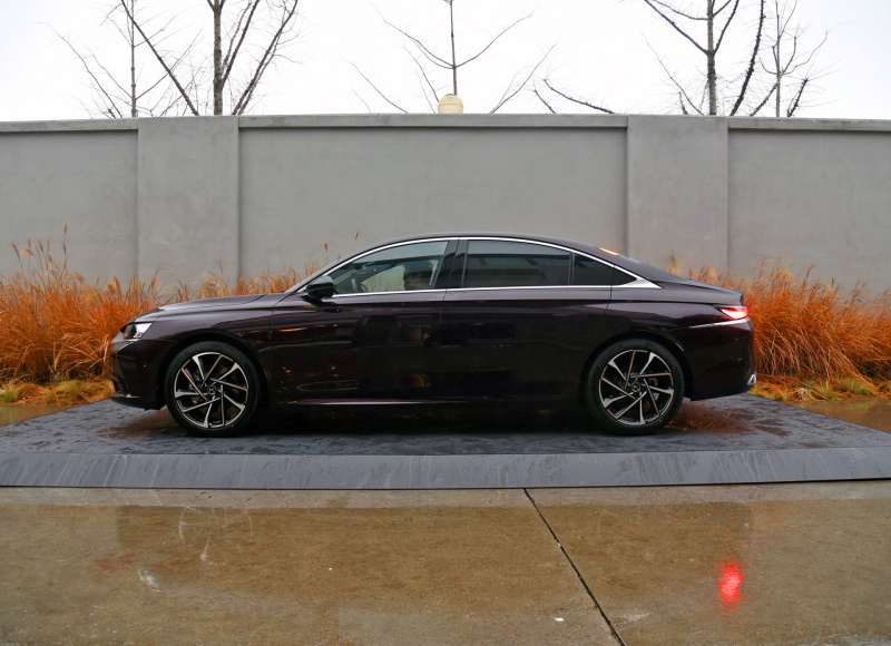 French luxury car DS9, 24.99 million, appearance is amazing, is 1.6T ...