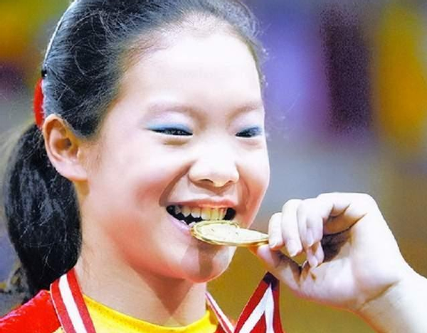 Gymnast Cheng Fei: 25-year-old retired from injury and fat like 200 ...