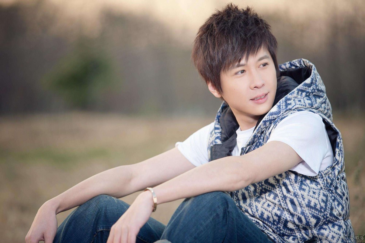 Li Zhinan became popular overnight for "The Sky at Eighteen Years Old ...