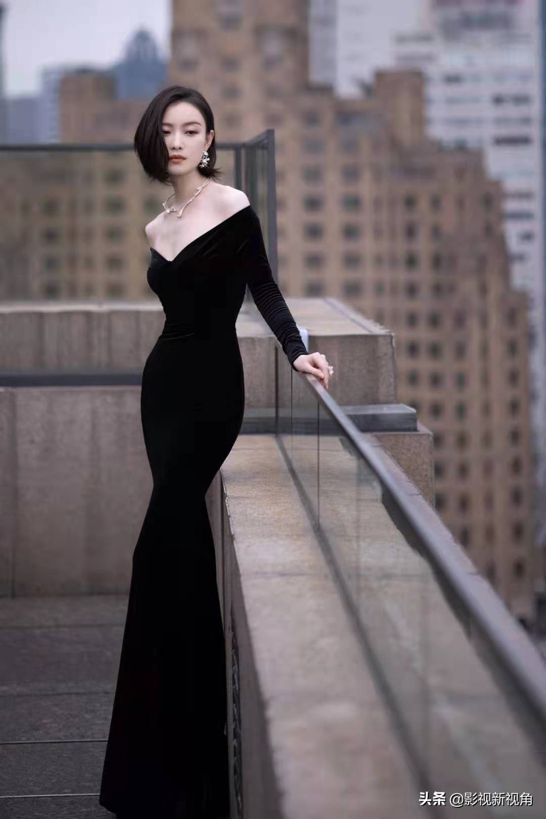 Ni Ni's "original figure" is really beautiful, wearing a strapless ...