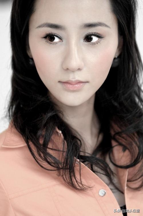 The most is the quiet, low-key lotus---I see actress Liu Liqi - iNEWS