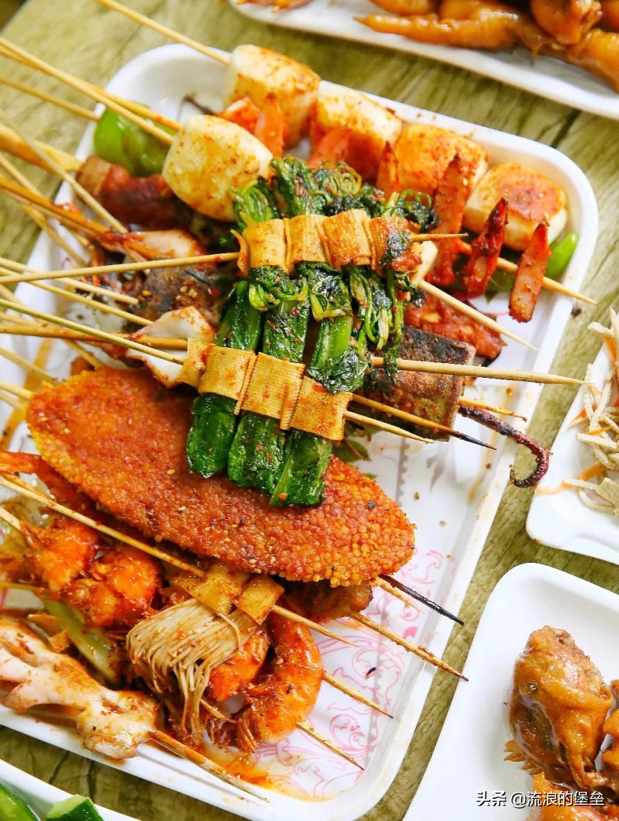 "Snack List" at the Northeast Night Market!Eat according to the list ...