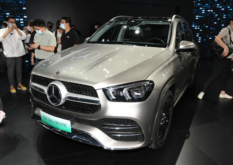 The Mercedes-Benz GLE 350e, which has a pure electric battery life of ...
